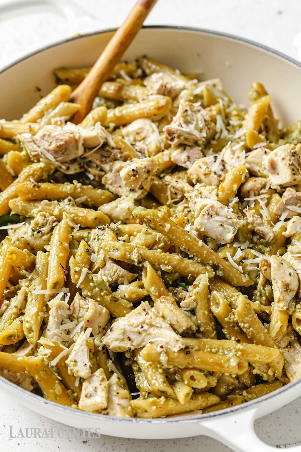 Pasta al Pesto con Pollo: Receta Fácil | Fácil y Casero