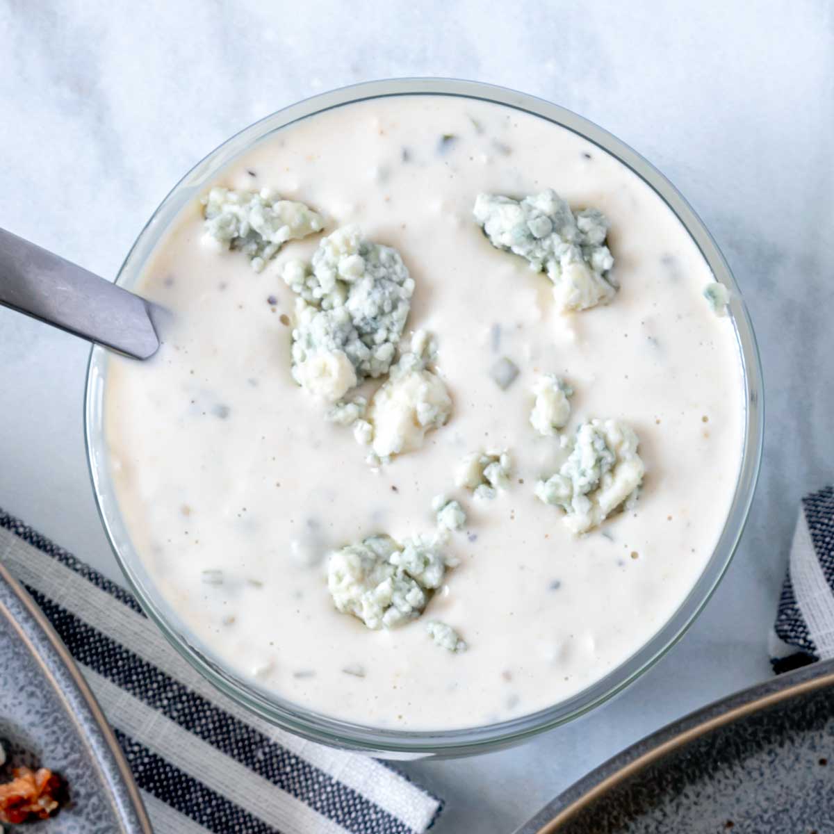 Aderezo de Queso Azul: Receta Fácil | Fácil y Casero